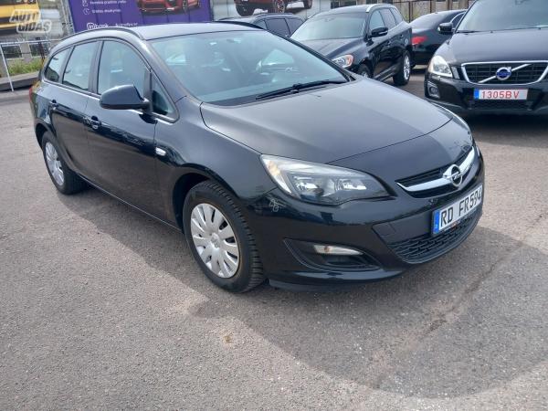 Black Opel Astra 2015 in Gargzdai, with an engine capacity of 1.60 L and mileage of 246 thousand km for 4150 €, photo 1 on AUTOMOTO.COM.LV