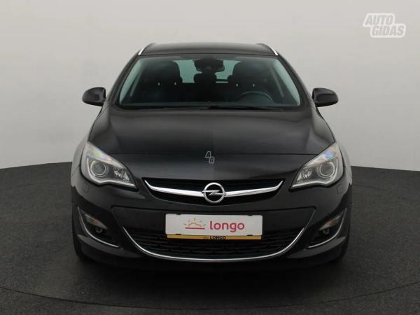 Black Opel Astra 2015 in Vilnius, with an engine capacity of 1.60 L and mileage of 184 thousand km for 6199 €, photo 3 on AUTOMOTO.COM.LV