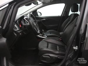Melns Opel Astra 2015 Viļņa, ar dzinēja tilpumu 1.60 L un nobraukumu 184 tūkst. km par 6199 €, foto 5 vietnē AUTOMOTO.COM.LV