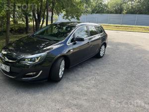 Black Opel Astra 2015 in Riga, with an engine capacity of 1.60 L and mileage of 192 thousand km for 4400 €, photo 4 on AUTOMOTO.COM.LV