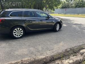 Black Opel Astra 2015 in Riga, with an engine capacity of 1.60 L and mileage of 192 thousand km for 4400 €, photo 6 on AUTOMOTO.COM.LV