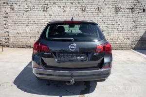 Melns Opel Astra 2015 Liepāja, ar dzinēja tilpumu 1.60 L un nobraukumu 229 tūkst. km par 5650 €, foto 4 vietnē AUTOMOTO.COM.LV