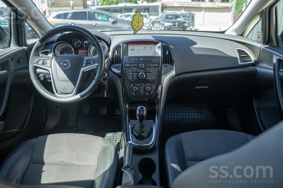 Melns Opel Astra 2015 Liepāja, ar dzinēja tilpumu 1.60 L un nobraukumu 229 tūkst. km par 5650 €, foto 8 vietnē AUTOMOTO.COM.LV