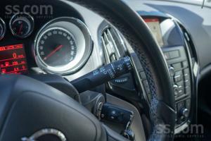 Melns Opel Astra 2015 Liepāja, ar dzinēja tilpumu 1.60 L un nobraukumu 229 tūkst. km par 5650 €, foto 24 vietnē AUTOMOTO.COM.LV