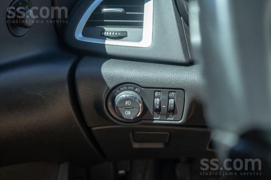 Melns Opel Astra 2015 Liepāja, ar dzinēja tilpumu 1.60 L un nobraukumu 229 tūkst. km par 5650 €, foto 25 vietnē AUTOMOTO.COM.LV