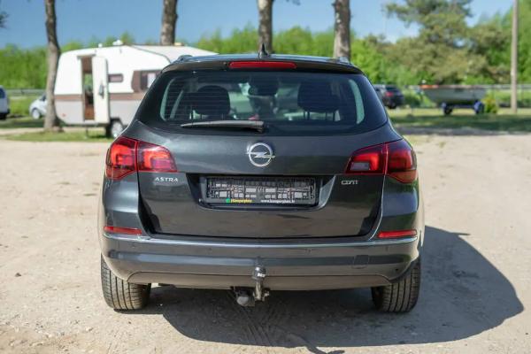 Melns Opel Astra 2015 Grobiņa, ar dzinēja tilpumu 1.60 L un nobraukumu 229 tūkst. km par 5650 €, foto 5 vietnē AUTOMOTO.COM.LV