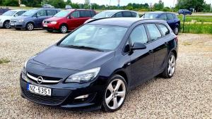 Black Opel Astra 2015 in Cesis, with an engine capacity of 1.60 L and mileage of 246 thousand km for 2900 €, photo  on AUTOMOTO.COM.LV