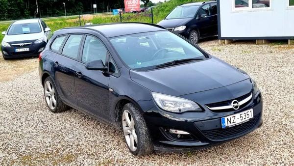 Melns Opel Astra 2015 Cēsis, ar dzinēja tilpumu 1.60 L un nobraukumu 246 tūkst. km par 2900 €, foto 3 vietnē AUTOMOTO.COM.LV