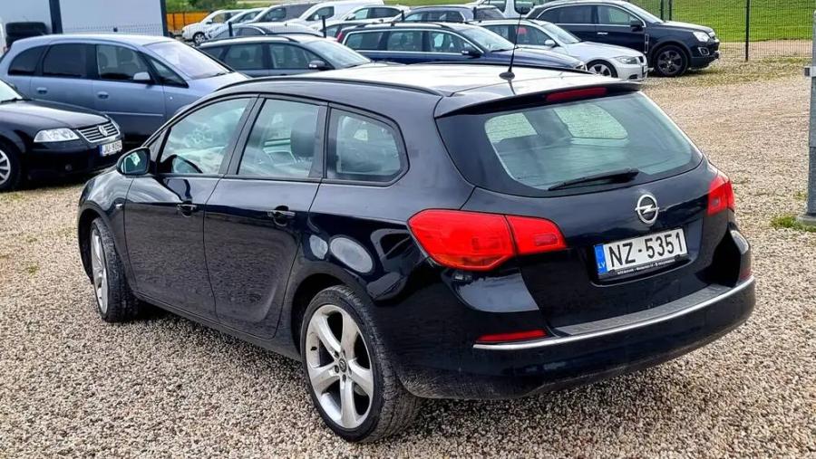 Melns Opel Astra 2015 Cēsis, ar dzinēja tilpumu 1.60 L un nobraukumu 246 tūkst. km par 2900 €, foto 8 vietnē AUTOMOTO.COM.LV