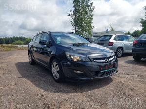 Black Opel Astra 2015 in Cesis, with an engine capacity of 1.60 L and mileage of 189 thousand km for 5600 €, photo 3 on AUTOMOTO.COM.LV