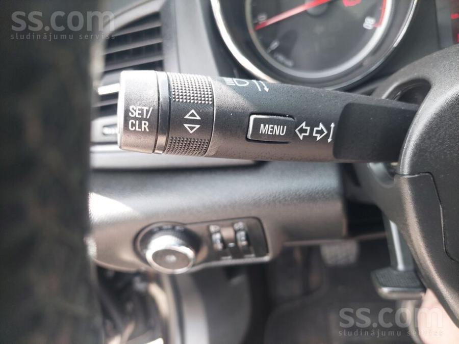 Black Opel Astra 2015 in Cesis, with an engine capacity of 1.60 L and mileage of 189 thousand km for 5600 €, photo 9 on AUTOMOTO.COM.LV
