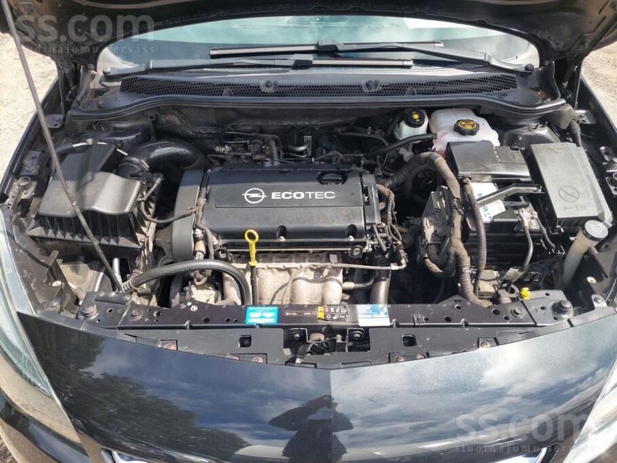 Black Opel Astra 2015 in Cesis, with an engine capacity of 1.60 L and mileage of 189 thousand km for 5600 €, photo 15 on AUTOMOTO.COM.LV