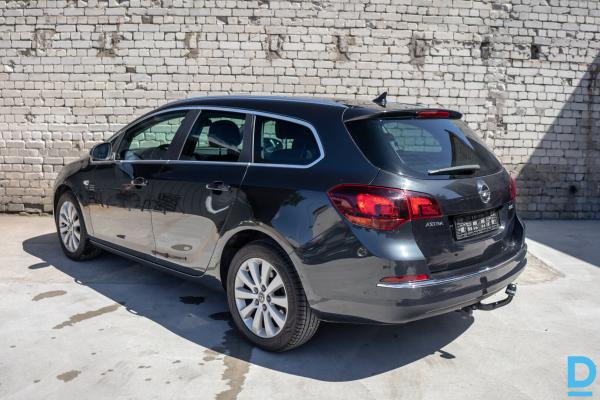 Melns Opel Astra 2015 Liepāja, ar dzinēja tilpumu 1.60 L un nobraukumu 229 tūkst. km par 5650 €, foto 3 vietnē AUTOMOTO.COM.LV