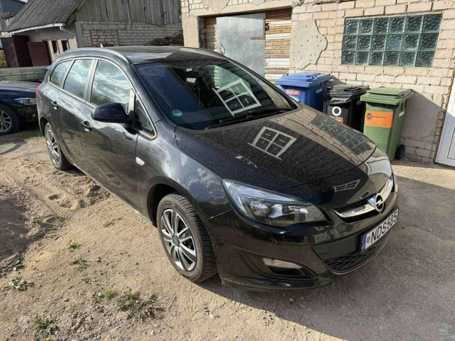 Melns Opel Astra 2015 Kaišiadorys, ar dzinēja tilpumu 1.60 L un nobraukumu 216 tūkst. km par 4600 €, foto 1 vietnē AUTOMOTO.COM.LV