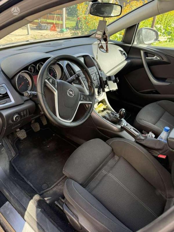 Melns Opel Astra 2015 Kaišiadorys, ar dzinēja tilpumu 1.60 L un nobraukumu 216 tūkst. km par 4600 €, foto 6 vietnē AUTOMOTO.COM.LV