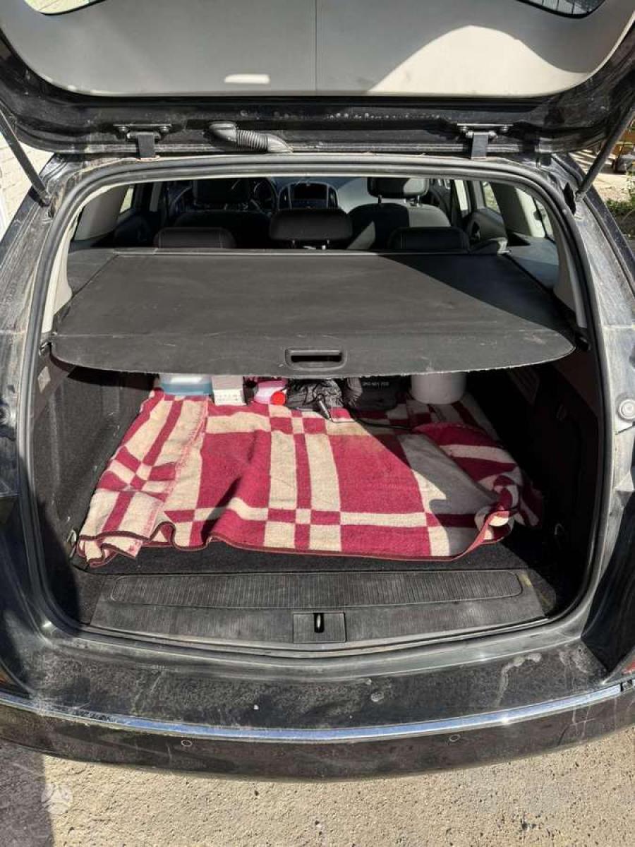 Melns Opel Astra 2015 Kaišiadorys, ar dzinēja tilpumu 1.60 L un nobraukumu 216 tūkst. km par 4600 €, foto 9 vietnē AUTOMOTO.COM.LV