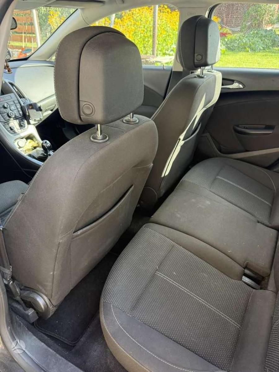 Melns Opel Astra 2015 Kaišiadorys, ar dzinēja tilpumu 1.60 L un nobraukumu 216 tūkst. km par 4600 €, foto 11 vietnē AUTOMOTO.COM.LV
