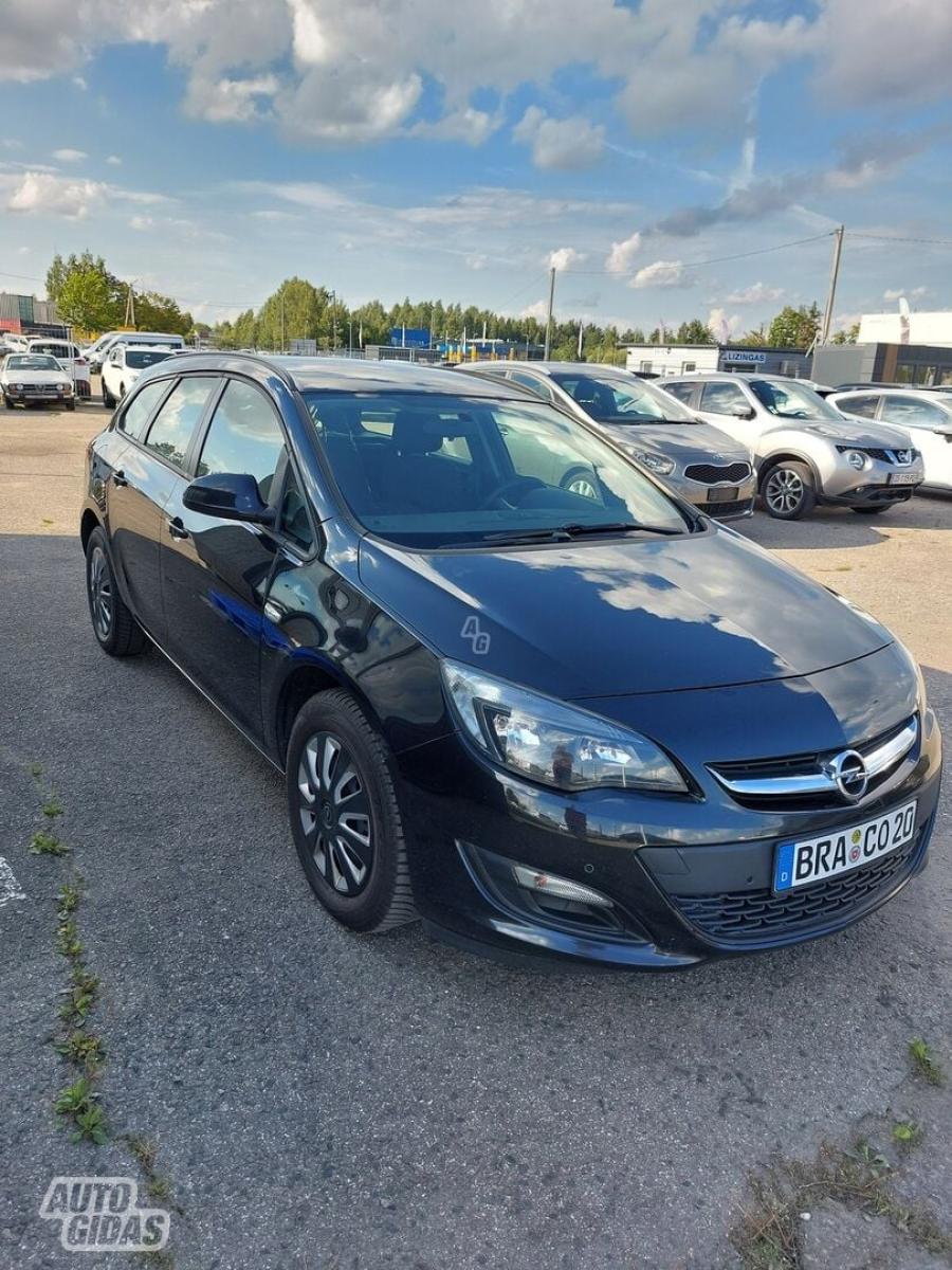 Black Opel Astra 2015 in Panevezys, with an engine capacity of 1.60 L and mileage of 238 thousand km for 3650 €, photo 1 on AUTOMOTO.COM.LV