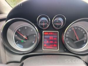 Black Opel Astra 2015 in Riga, with an engine capacity of 2.00 L and mileage of 229 thousand km for 7000 €, photo 10 on AUTOMOTO.COM.LV