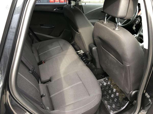 Black Opel Astra 2015 in Klaipeda, with an engine capacity of 1.60 L and mileage of 230 thousand km for 3799 €, photo 8 on AUTOMOTO.COM.LV