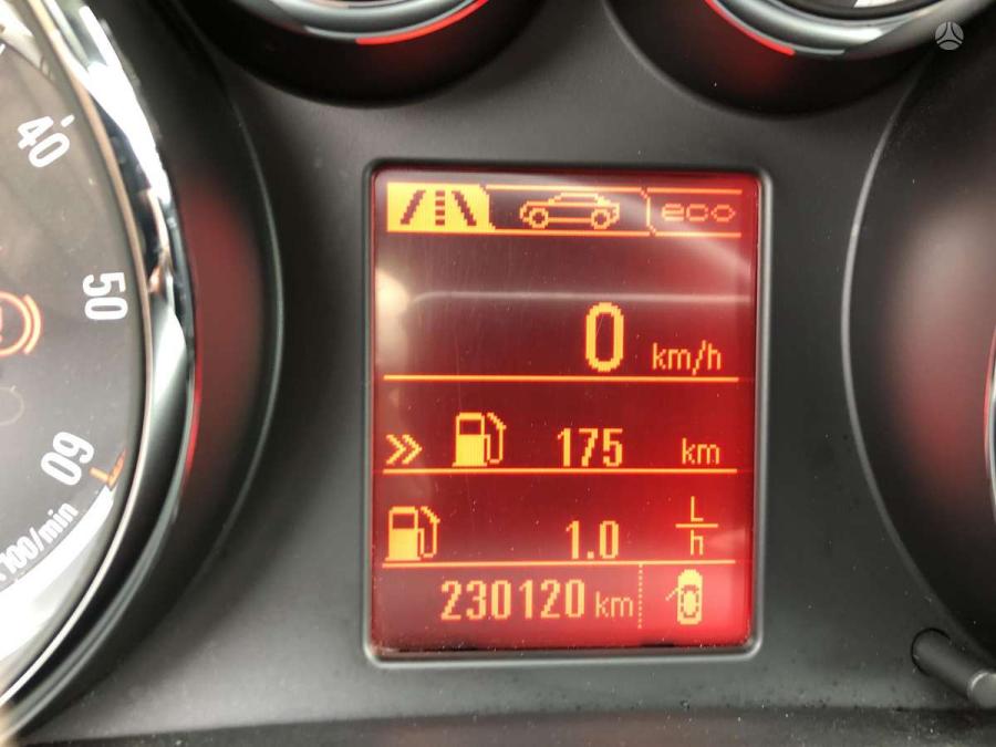 Черный Опель Астра 2015 в Клайпеда, объемом двигателя 1.60 л и пробегом 230 тыс. км за 3799 €, фото 13 на AUTOMOTO.COM.LV