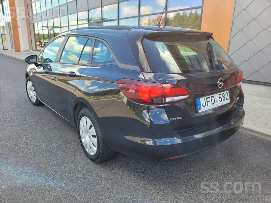 Black Opel Astra 2016 in Tallinn, with an engine capacity of 1.60 L and mileage of 275 thousand km for 3999 €, photo 8 on AUTOMOTO.COM.LV