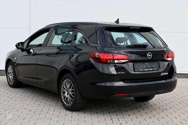 Black Opel Astra 2016 in Kretinga, with an engine capacity of 1.60 L and mileage of 174 thousand km for 5999 €, photo 9 on AUTOMOTO.COM.LV