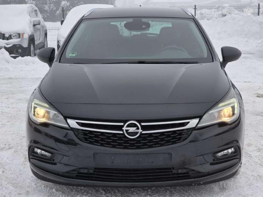 Black Opel Astra 2016 in Taurage, with an engine capacity of 1.60 L and mileage of 262 thousand km for 6150 €, photo 3 on AUTOMOTO.COM.LV
