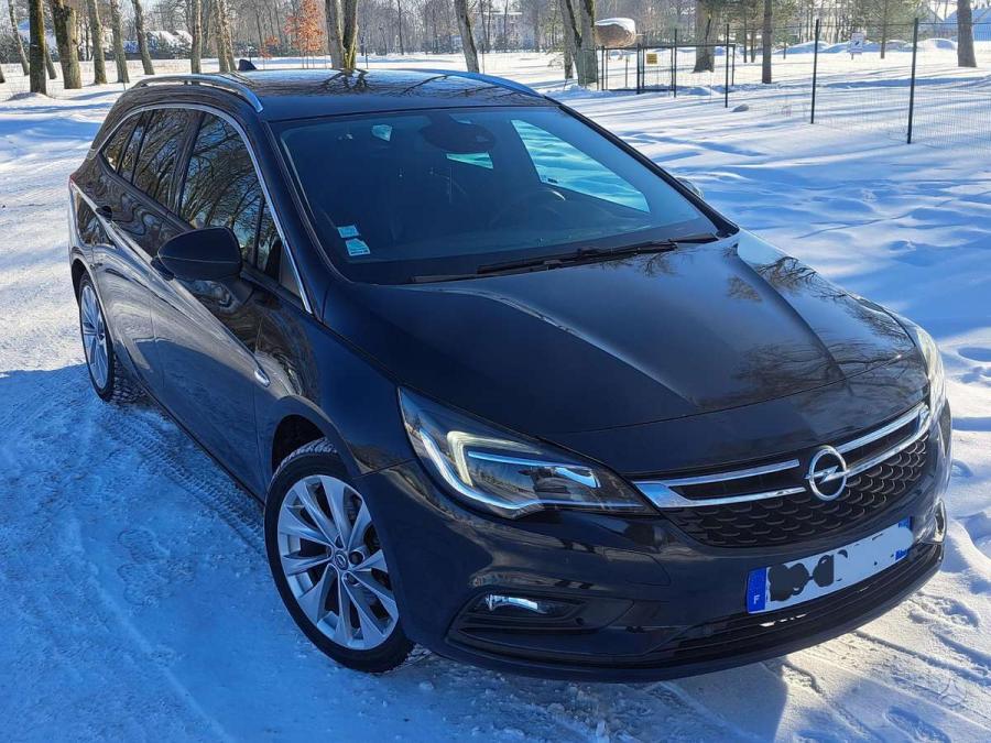 Black Opel Astra 2016 in Taurage, with an engine capacity of 1.60 L and mileage of 250 thousand km for 6200 €, photo 1 on AUTOMOTO.COM.LV