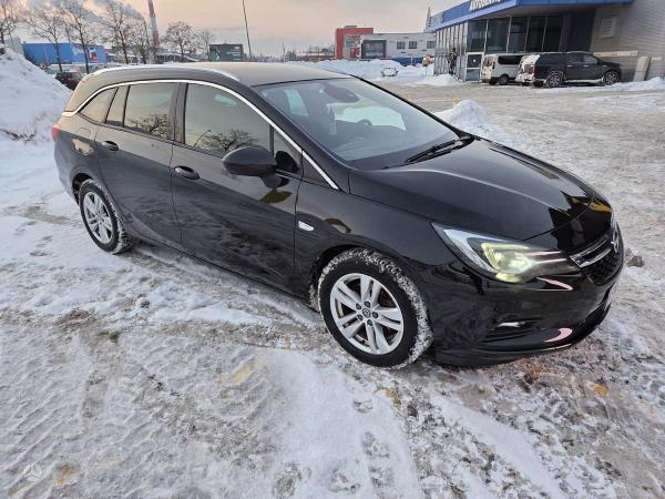 Melns Opel Astra 2016 Šauļi, ar dzinēja tilpumu 1.60 L un nobraukumu 227 tūkst. km par 5900 €, foto 2 vietnē AUTOMOTO.COM.LV