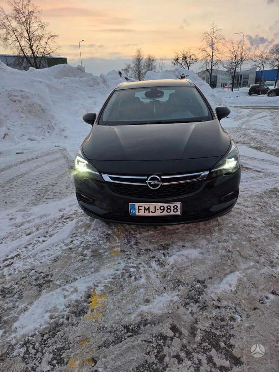 Black Opel Astra 2016 in Siauliai, with an engine capacity of 1.60 L and mileage of 227 thousand km for 5900 €, photo 11 on AUTOMOTO.COM.LV