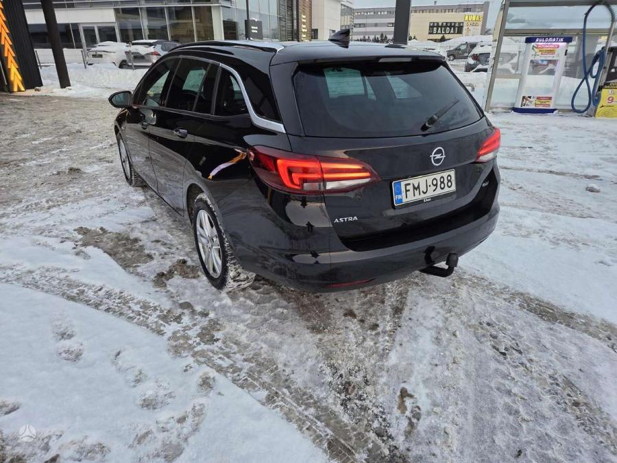 Black Opel Astra 2016 in Siauliai, with an engine capacity of 1.60 L and mileage of 227 thousand km for 5900 €, photo 13 on AUTOMOTO.COM.LV