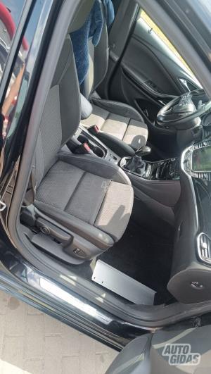 Black Opel Astra 2016 in Alytus, with an engine capacity of 1.00 L and mileage of 261 thousand km for 4999 €, photo 16 on AUTOMOTO.COM.LV