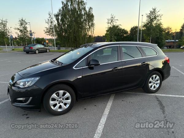 Black Opel Astra 2016 in Tartu, with an engine capacity of 1.60 L and mileage of 265 thousand km for 4490 €, photo 2 on AUTOMOTO.COM.LV