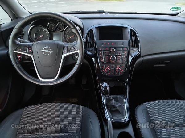 Black Opel Astra 2016 in Tartu, with an engine capacity of 1.60 L and mileage of 265 thousand km for 4490 €, photo 8 on AUTOMOTO.COM.LV