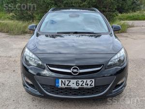 Melns Opel Astra 2016 Daugavpils, ar dzinēja tilpumu 1.60 L un nobraukumu 232 tūkst. km par 4250 €, foto 3 vietnē AUTOMOTO.COM.LV
