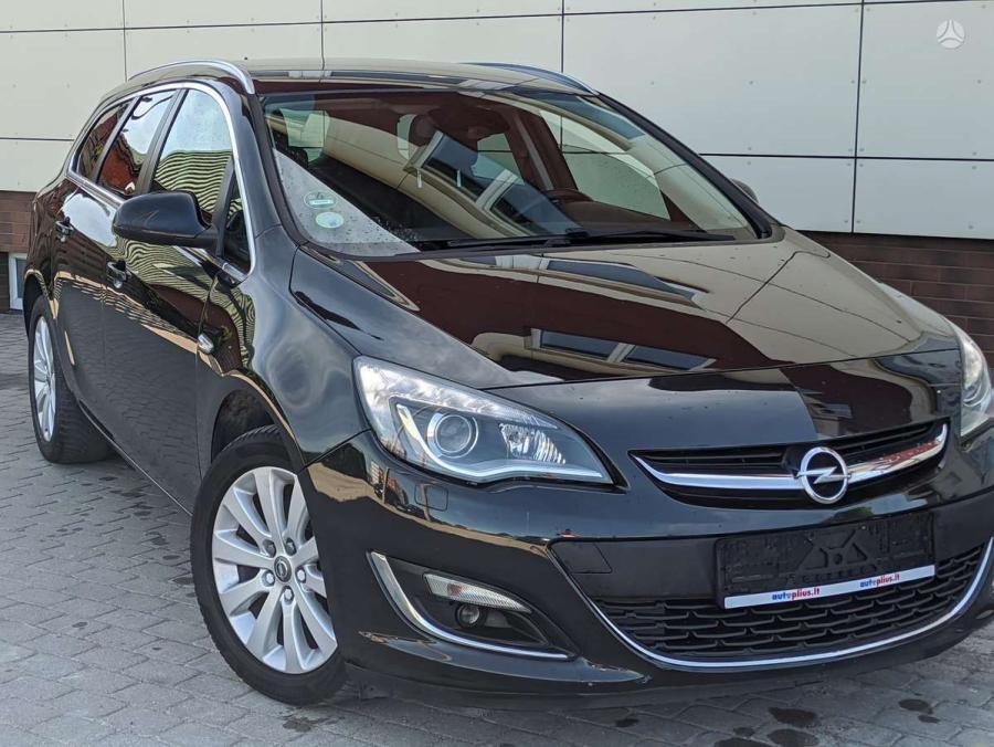 Black Opel Astra 2016 in Kretinga, with an engine capacity of 1.60 L and mileage of 260 thousand km for 5450 €, photo 1 on AUTOMOTO.COM.LV