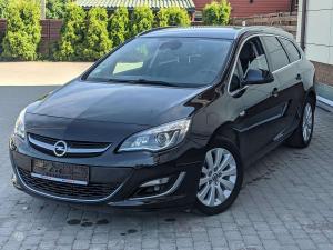 Black Opel Astra 2016 in Kretinga, with an engine capacity of 1.60 L and mileage of 260 thousand km for 5450 €, photo 3 on AUTOMOTO.COM.LV