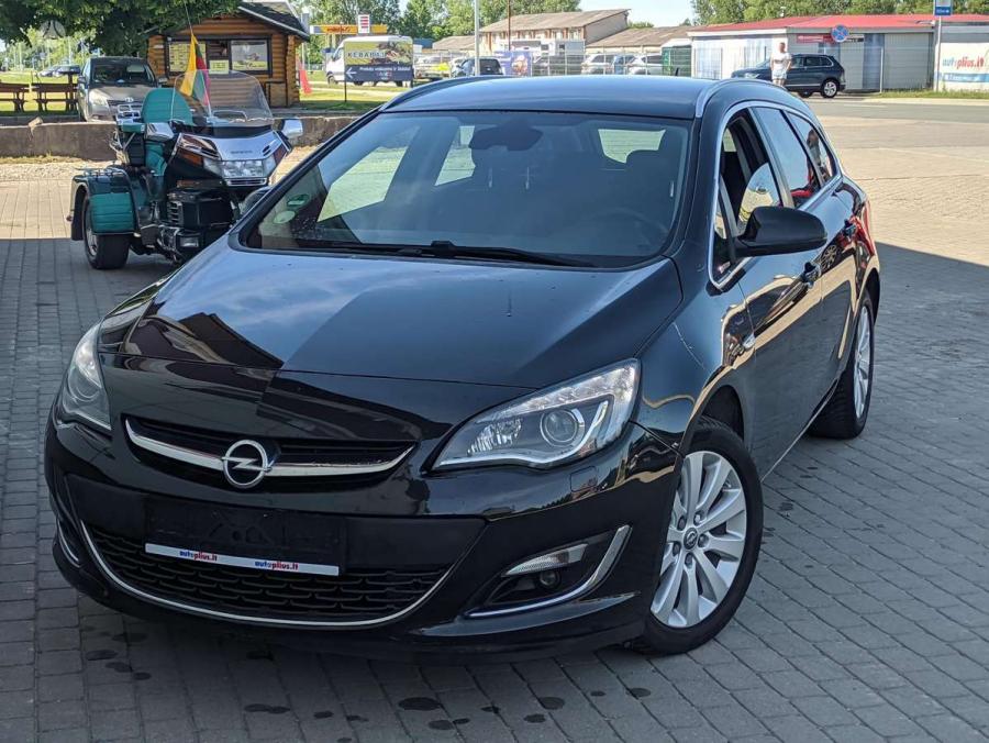 Black Opel Astra 2016 in Kretinga, with an engine capacity of 1.60 L and mileage of 260 thousand km for 5450 €, photo 4 on AUTOMOTO.COM.LV