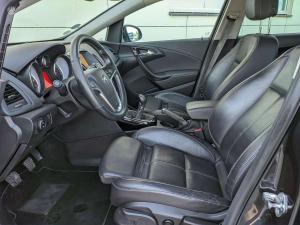 Black Opel Astra 2016 in Kretinga, with an engine capacity of 1.60 L and mileage of 260 thousand km for 5450 €, photo 17 on AUTOMOTO.COM.LV