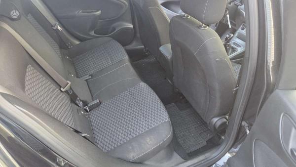 Black Opel Astra 2016 in Telschi, with an engine capacity of 1.60 L and mileage of 190 thousand km for 4900 €, photo 8 on AUTOMOTO.COM.LV