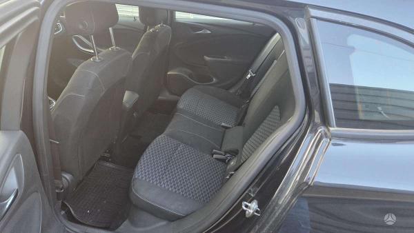 Black Opel Astra 2016 in Telschi, with an engine capacity of 1.60 L and mileage of 190 thousand km for 4900 €, photo 9 on AUTOMOTO.COM.LV