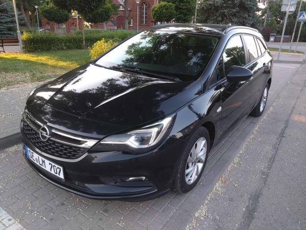 Melns Opel Astra 2016 Šauļi, ar dzinēja tilpumu 1.60 L un nobraukumu 212 tūkst. km par 5750 €, foto 1 vietnē AUTOMOTO.COM.LV