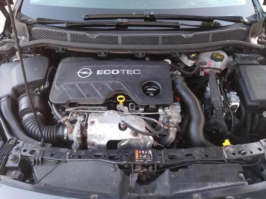 Black Opel Astra 2016 in Siauliai, with an engine capacity of 1.60 L and mileage of 212 thousand km for 5750 €, photo 19 on AUTOMOTO.COM.LV