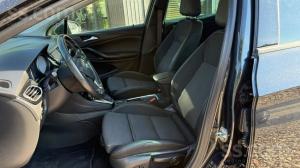 Black Opel Astra 2016 in Riga, with an engine capacity of 1.60 L and mileage of 199 thousand km for 8700 €, photo 15 on AUTOMOTO.COM.LV