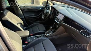 Black Opel Astra 2016 in Riga, with an engine capacity of 1.60 L and mileage of 199 thousand km for 8700 €, photo 18 on AUTOMOTO.COM.LV