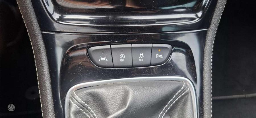 Melns Opel Astra 2016 Marijampole, ar dzinēja tilpumu 1.60 L un nobraukumu 192 tūkst. km par 5800 €, foto 22 vietnē AUTOMOTO.COM.LV