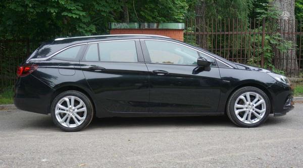 Melns Opel Astra 2016 Viļņa, ar dzinēja tilpumu 1.60 L un nobraukumu 259 tūkst. km par 5000 €, foto 3 vietnē AUTOMOTO.COM.LV