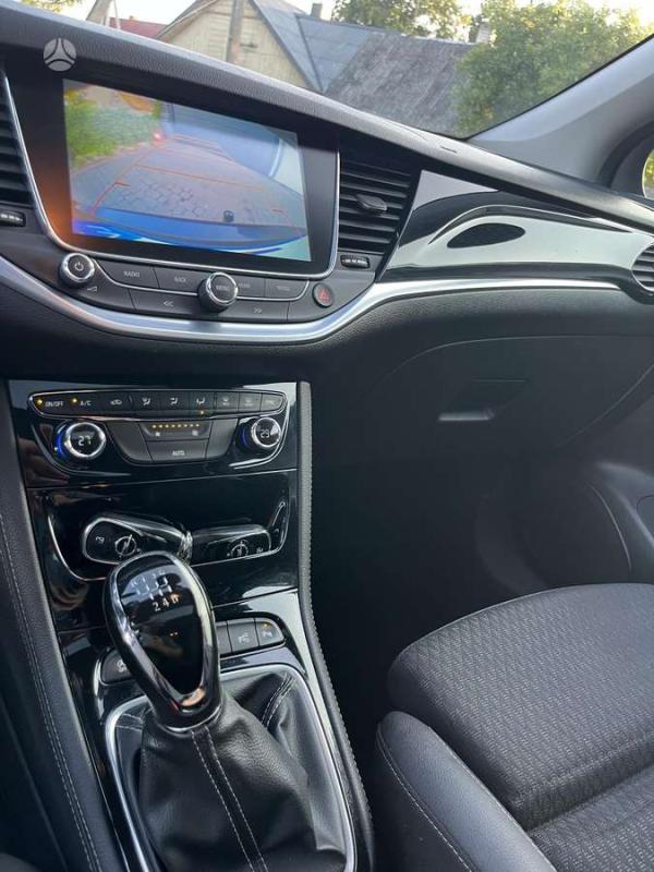 Black Opel Astra 2016 in Trakai, with an engine capacity of 1.60 L and mileage of 241 thousand km for 5890 €, photo 8 on AUTOMOTO.COM.LV