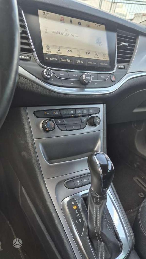 Black Opel Astra 2016 in Kaunas, with an engine capacity of 1.60 L and mileage of 245 thousand km for 4400 €, photo 6 on AUTOMOTO.COM.LV